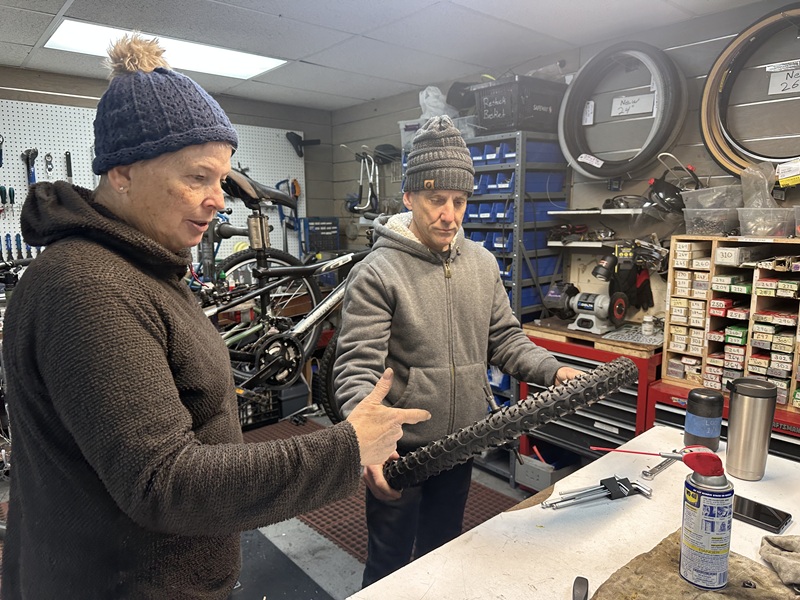 People helping people: Hope lives in a bike shop in Everett - Everett Post